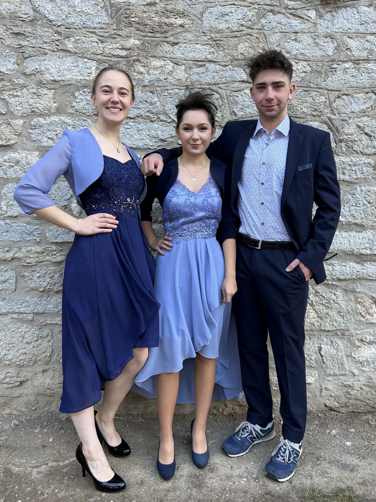 Spannende Kleidung Konfirmation Gast Fotos